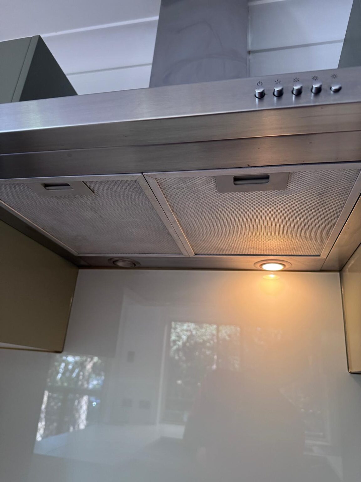 How to Clean Rangehood Filters – Quick DIY Sydney Guide